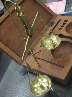 TIMESGold2020 KnoweldgeShoppe: Vintage Solid Copper Weighing Scale With ...