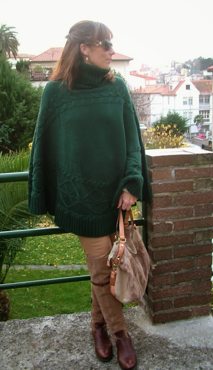 Brújula de Estilo: MIS LOOKS - PONCHO VERDE