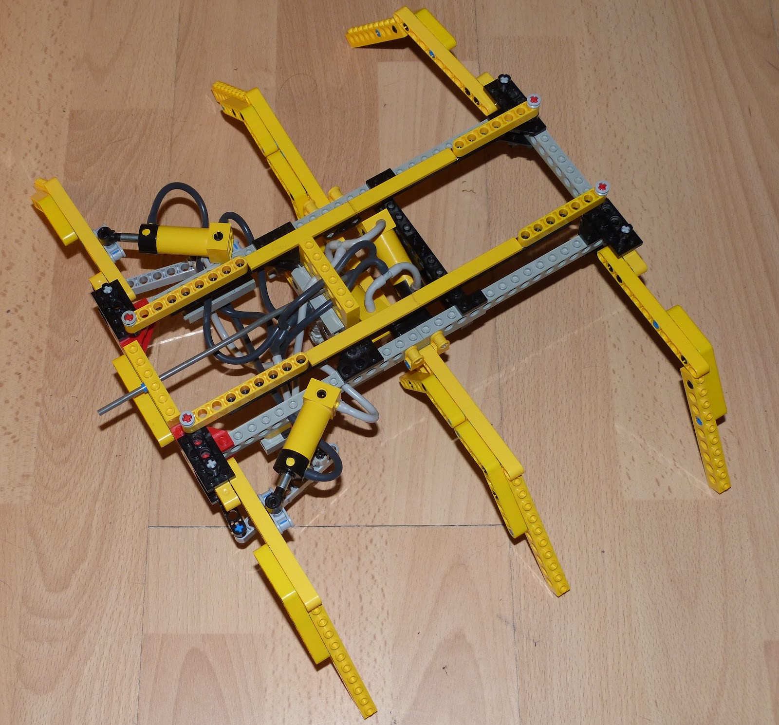 Artiom FEDOROV Blog: Robot automate Lego Technics Hexapod