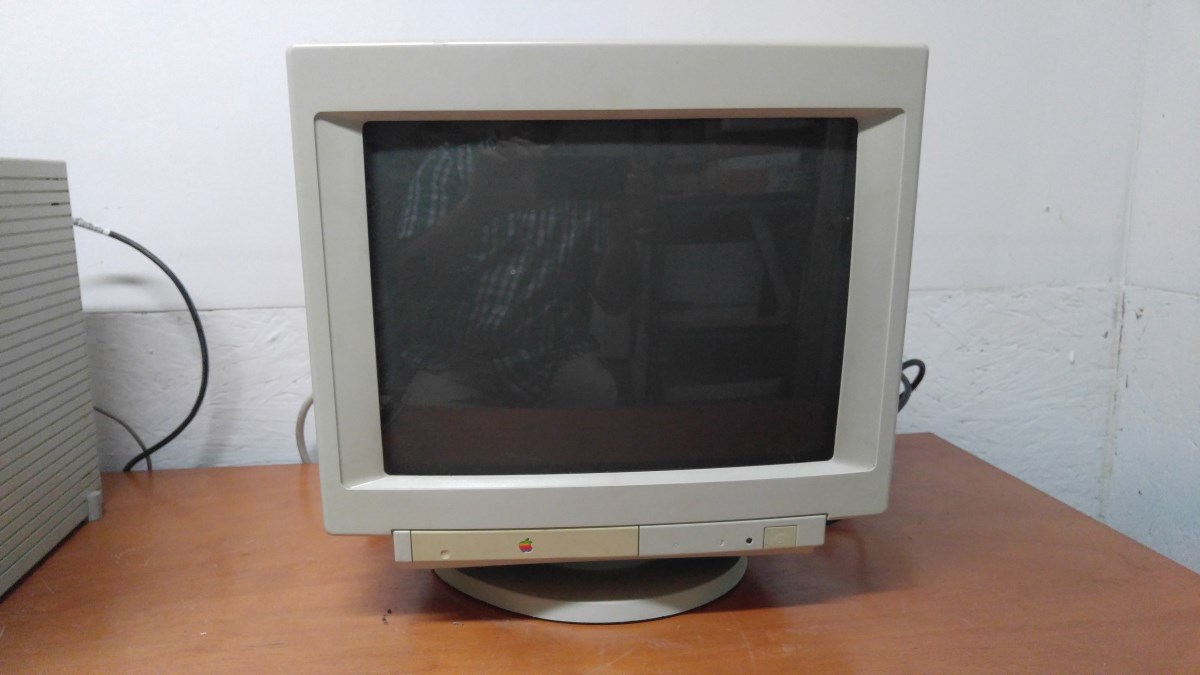 Vintage Computing: Using Modern Monitors with a Quadra 700