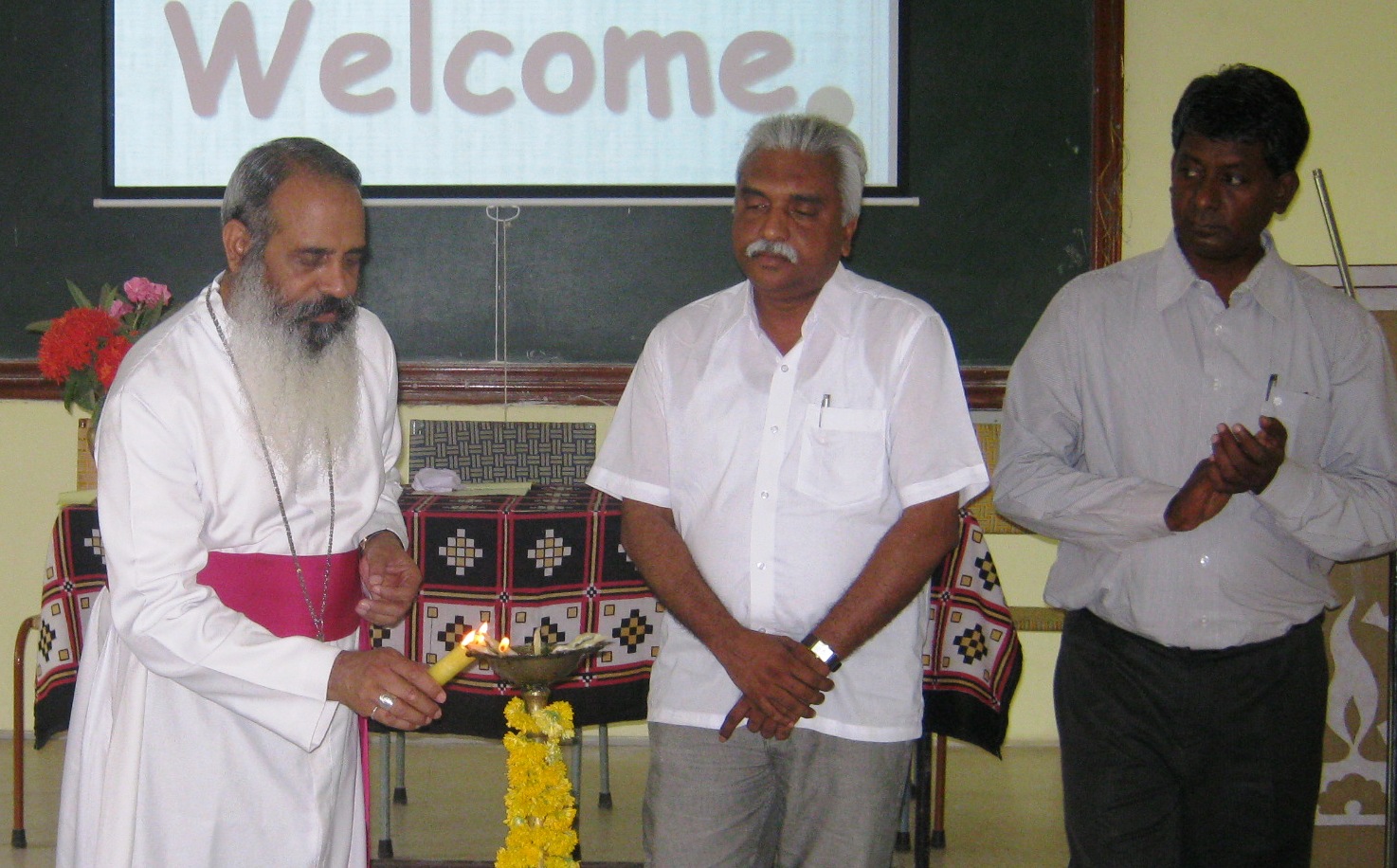 Why be Catholic: WONDERFUL TRUTH - JESUS ALIVE and PRESENT in the Holy ...