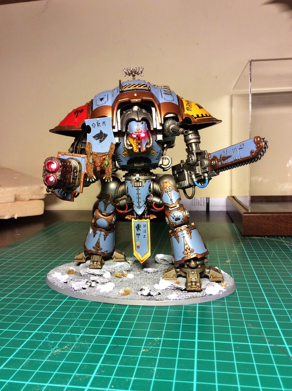 The wolftime is coming: Space Wolf Imperial Knight with LED's