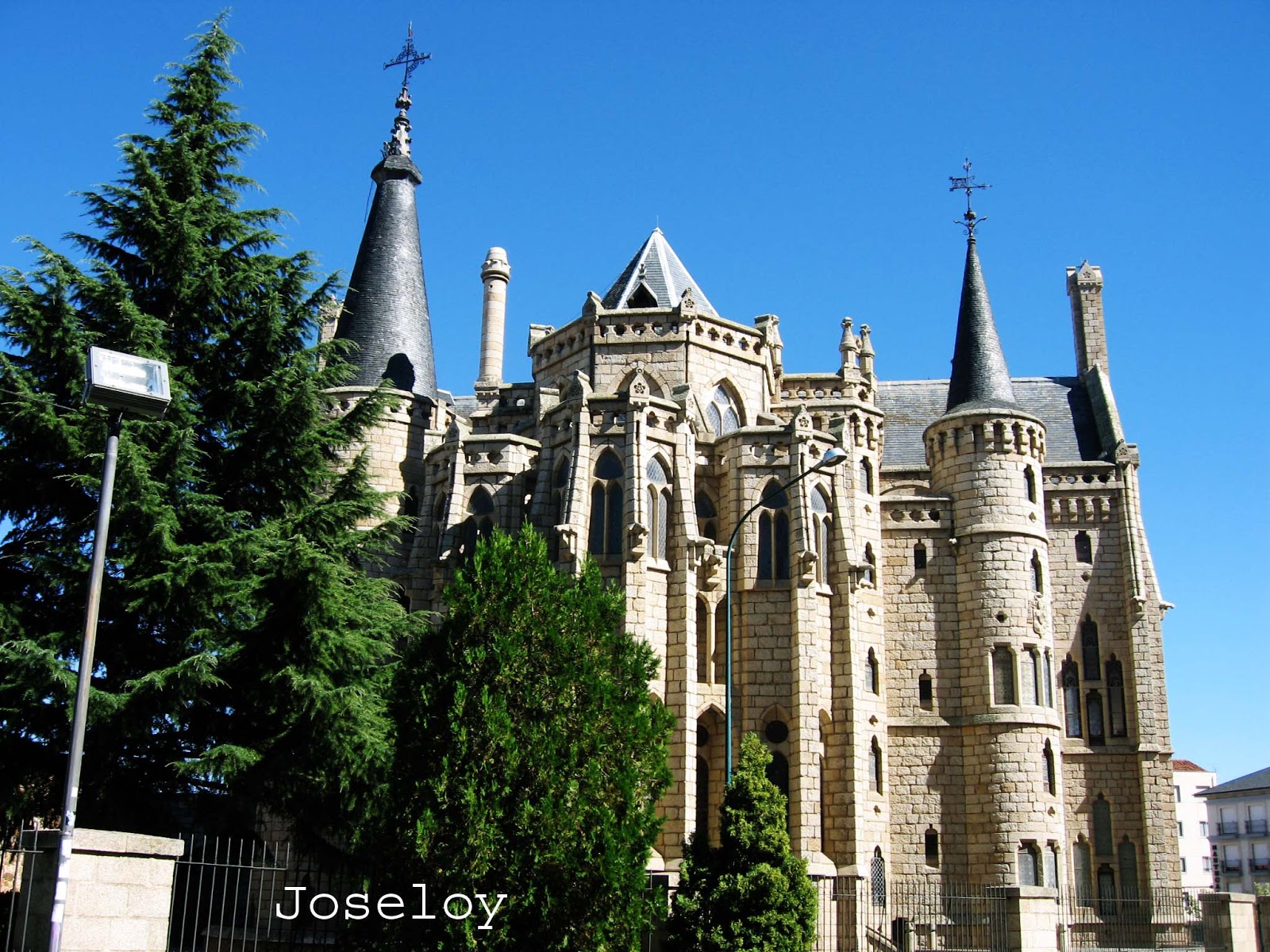 Joseloy 2.0: Interior del Palacio de Gaudí (Astorga)
