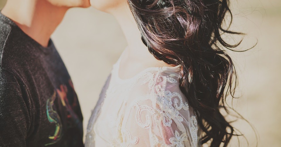 The Couples Spot: Kissing Tips to Impress Women