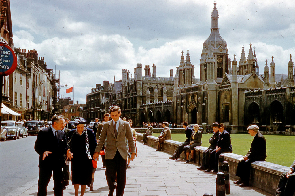 50 Wonderful Color Photographs Capture Everyday Life in England in the ...