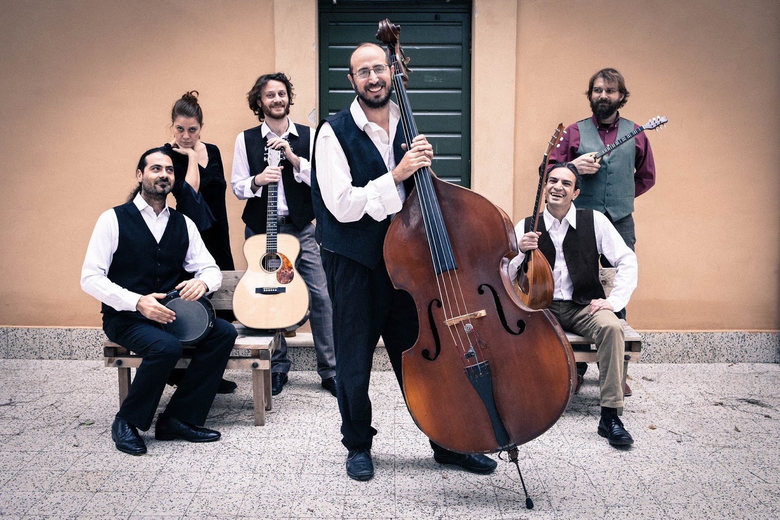 Το Ρεμπέτικο Τραγούδι: Evi Evan: Ρεμπέτες στη καρδιά της Ρώμης