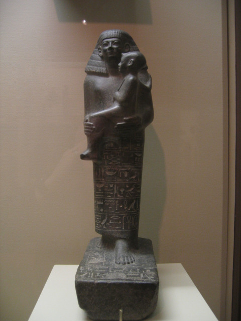 HATSHEPSUT PROJECT: Statue of Senenmut and Neferure - Field Museum ...