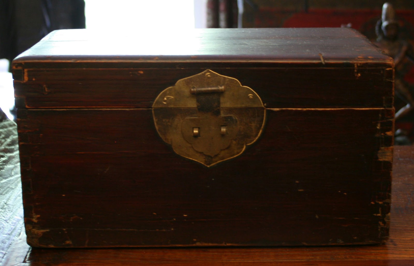 apartmentf15: antique chinese box