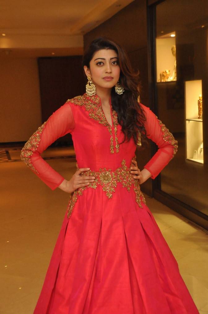 Pranitha Subhash at Love For Handloom Fashion Event Photos - South ...