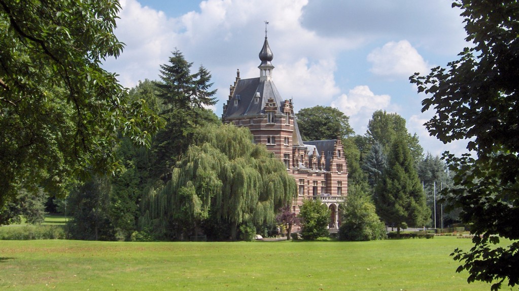 Amazing Belgium: Castle Altena, Kruibeke