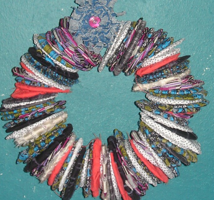 The Prairie Patch: Funky Fabric Wreath Tutorial