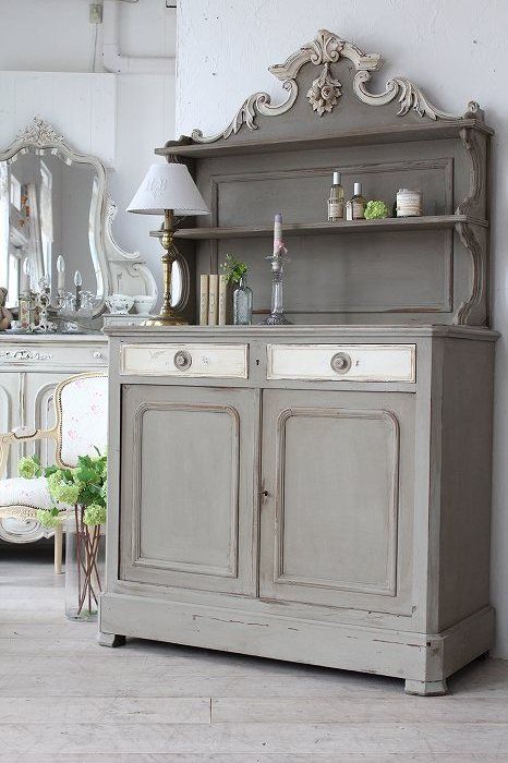 Marta Rossa- hand painting furniture