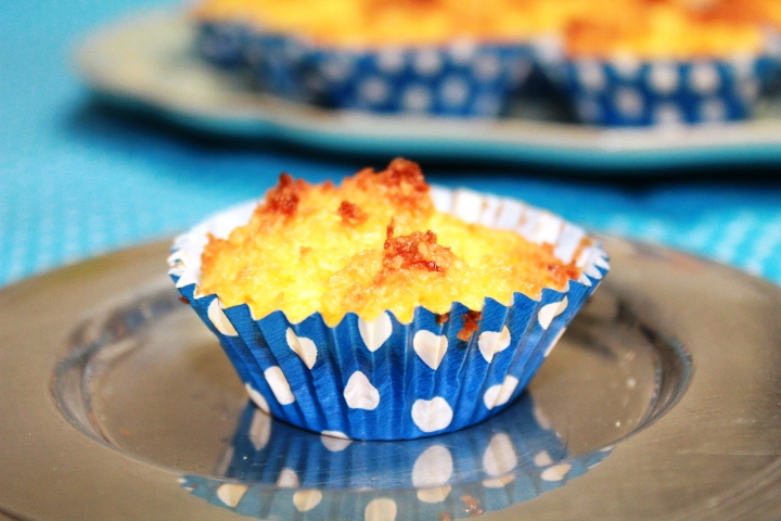 Caderninho de Receitas: Bolinhos de Coco da D. Felicidade