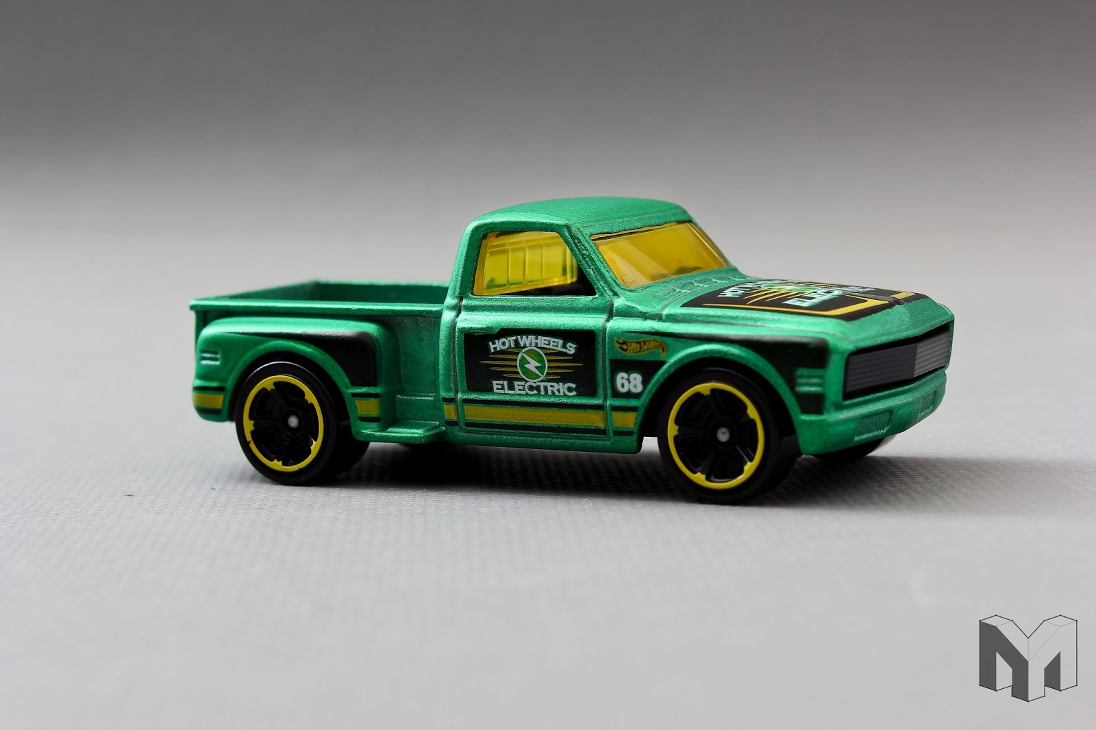 Ian's Diecast: Hotwheels: Custom 69 Chevy