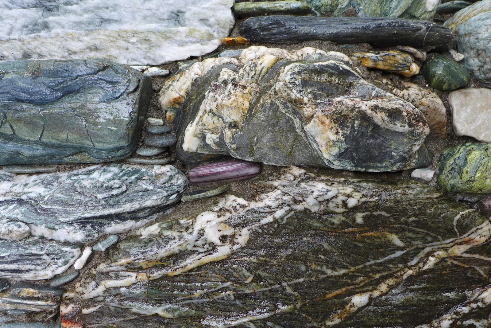 Jeffrey Bale's World of Gardens: The Geologic Wall