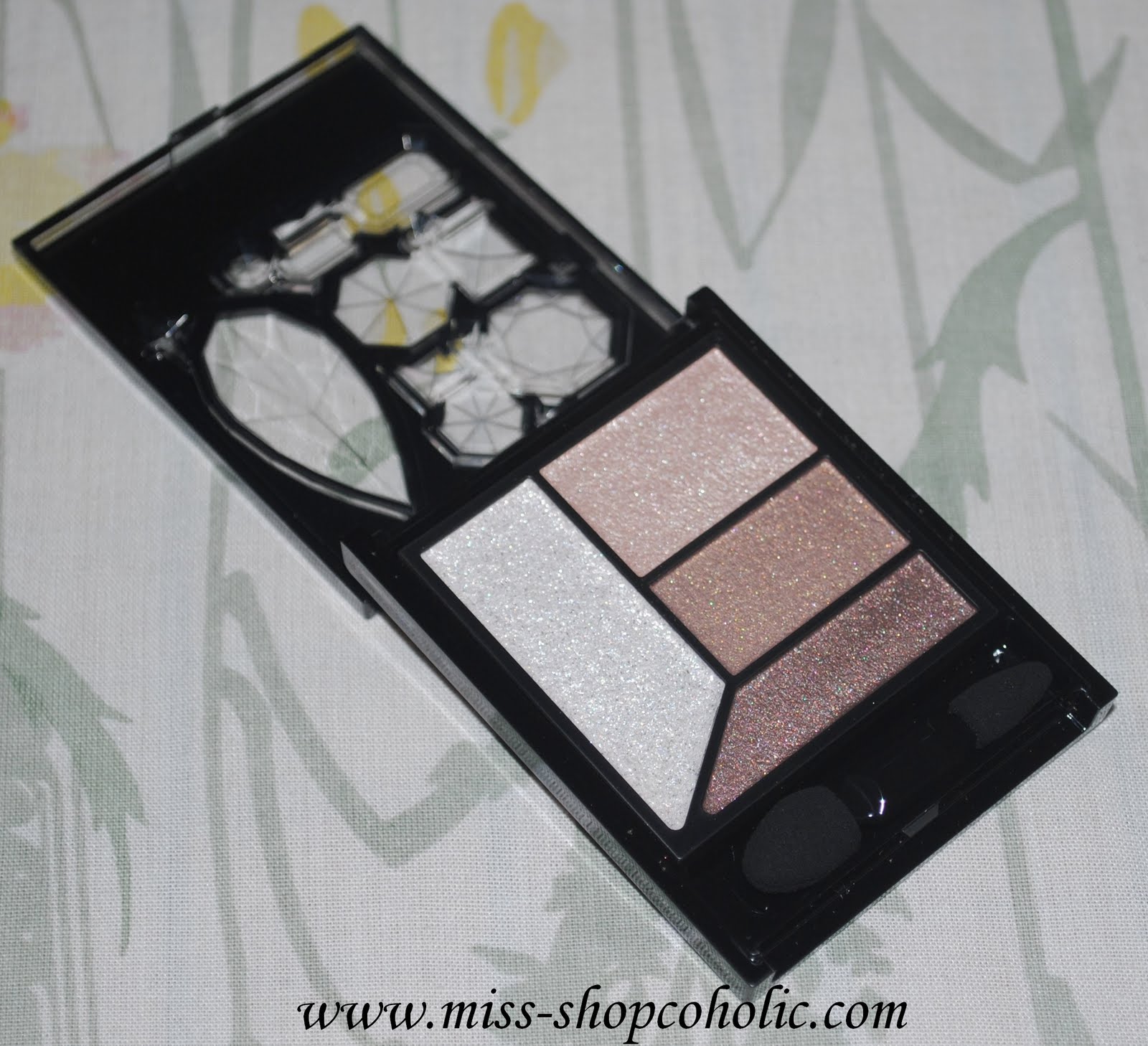Miss Shopcoholic: Review: Kanebo Kate Eyeshadow Quad CQ