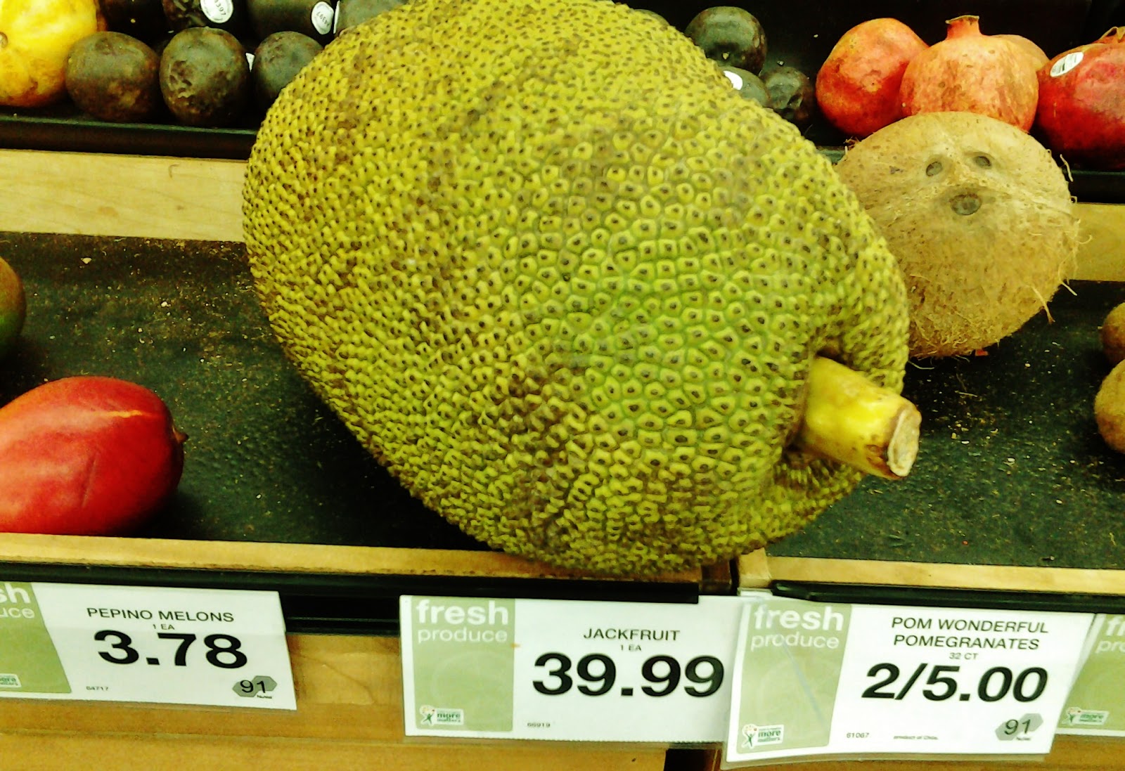 Boyett Bandwagon: Weird Fruit at Hy-Vee
