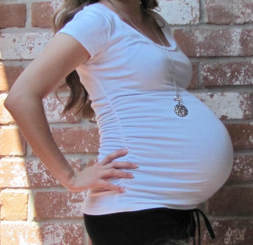 It's a Pink Life: 34 Week Baby Bump