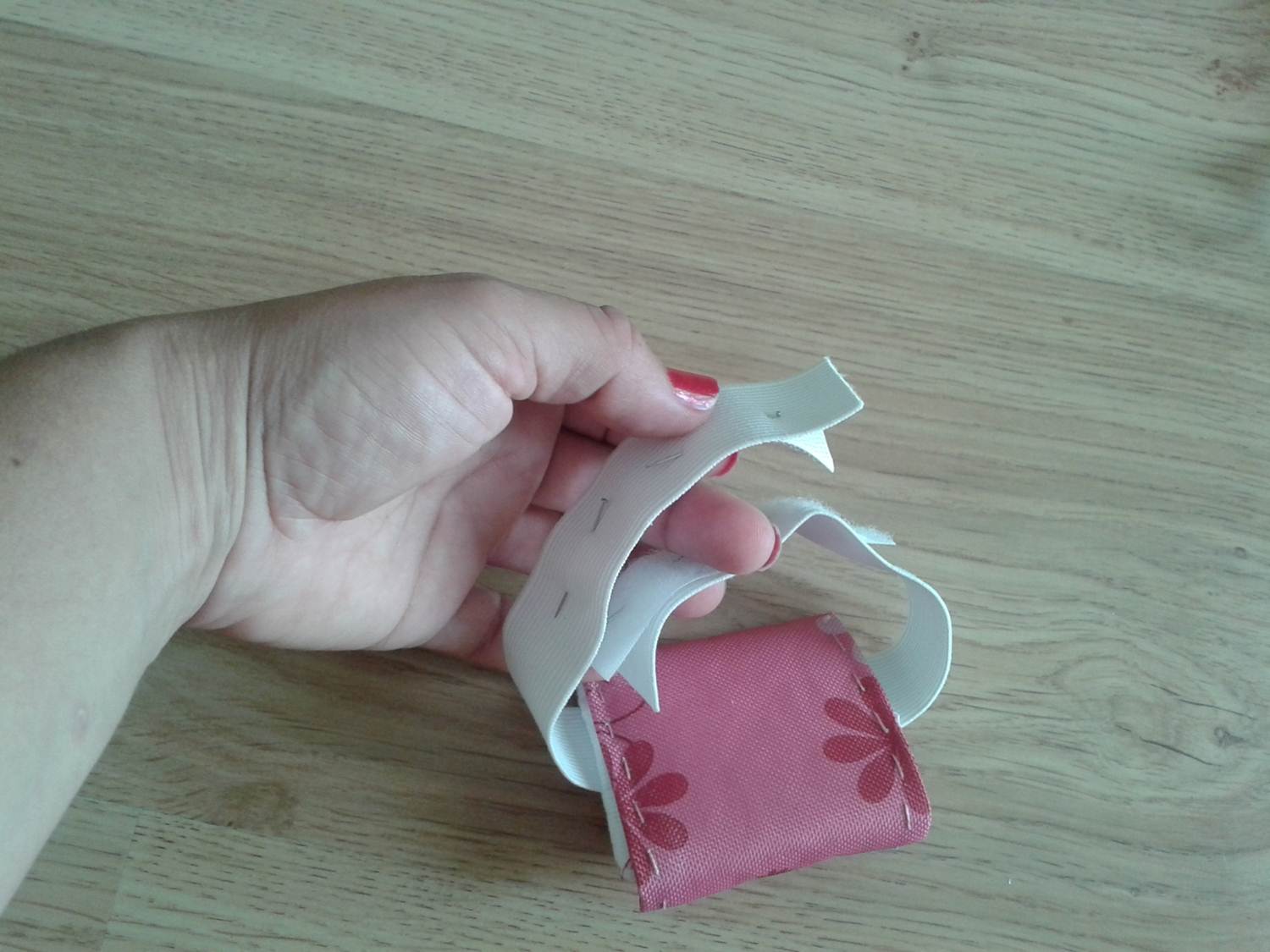 DIY sports iPod armband pouch (with pattern) |Keeping it Real