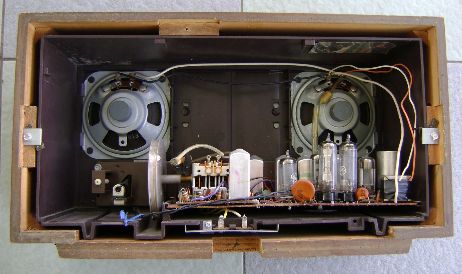 KINTA VALLEY AUDIO: General Electric Model T1243B tube radio ( Used ) Sold