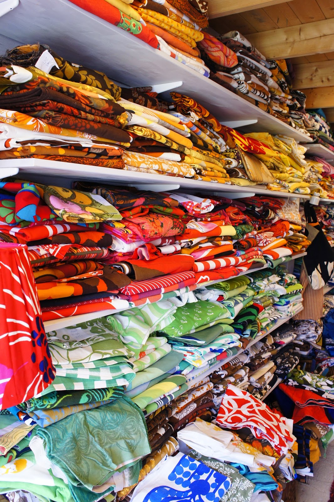 Pieliekamais: Krāmu tirdziņš "Slinkā kalpone"