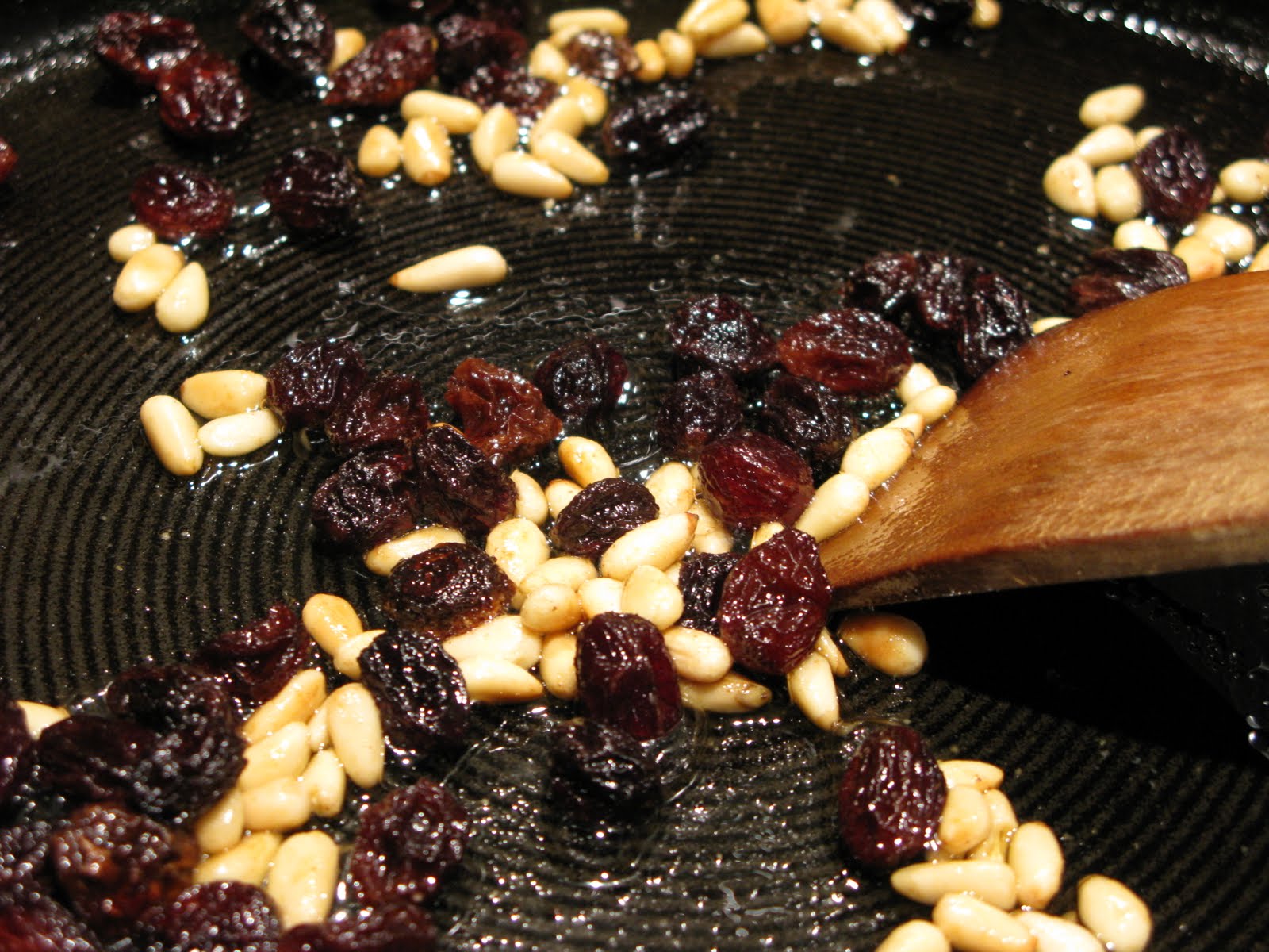 The Food Vine: Castilian spinach with pine nuts and raisins