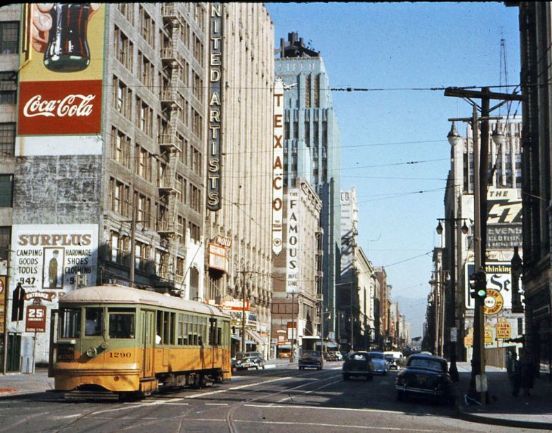 46 Fascinating Color Photos That Capture Street Scenes of Los Angeles ...