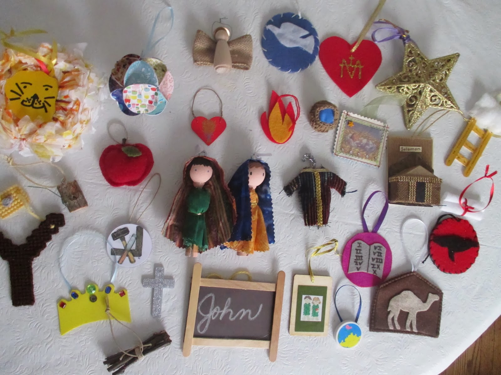 Splendor in the Home: Ideas for Keeping Advent and Christmas Holy