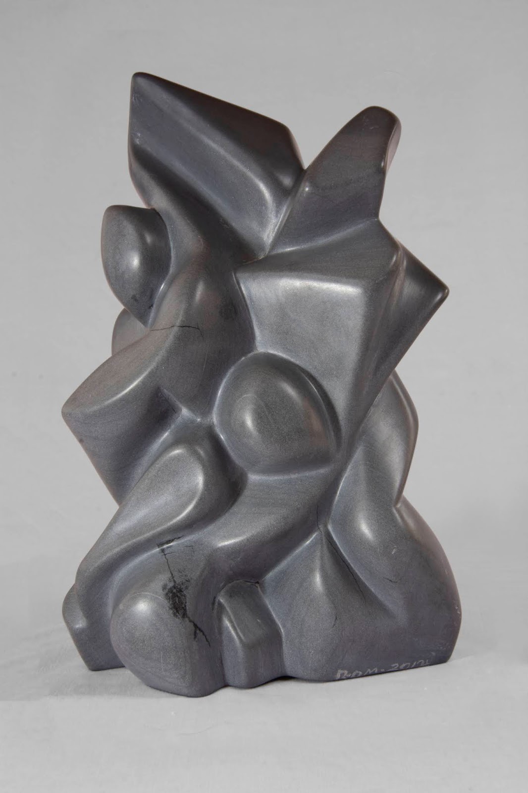 Kenyan Arts Review: MUTUMA MARANGU'S COLLECTION FEATURES ROBIN MBERA'S ...