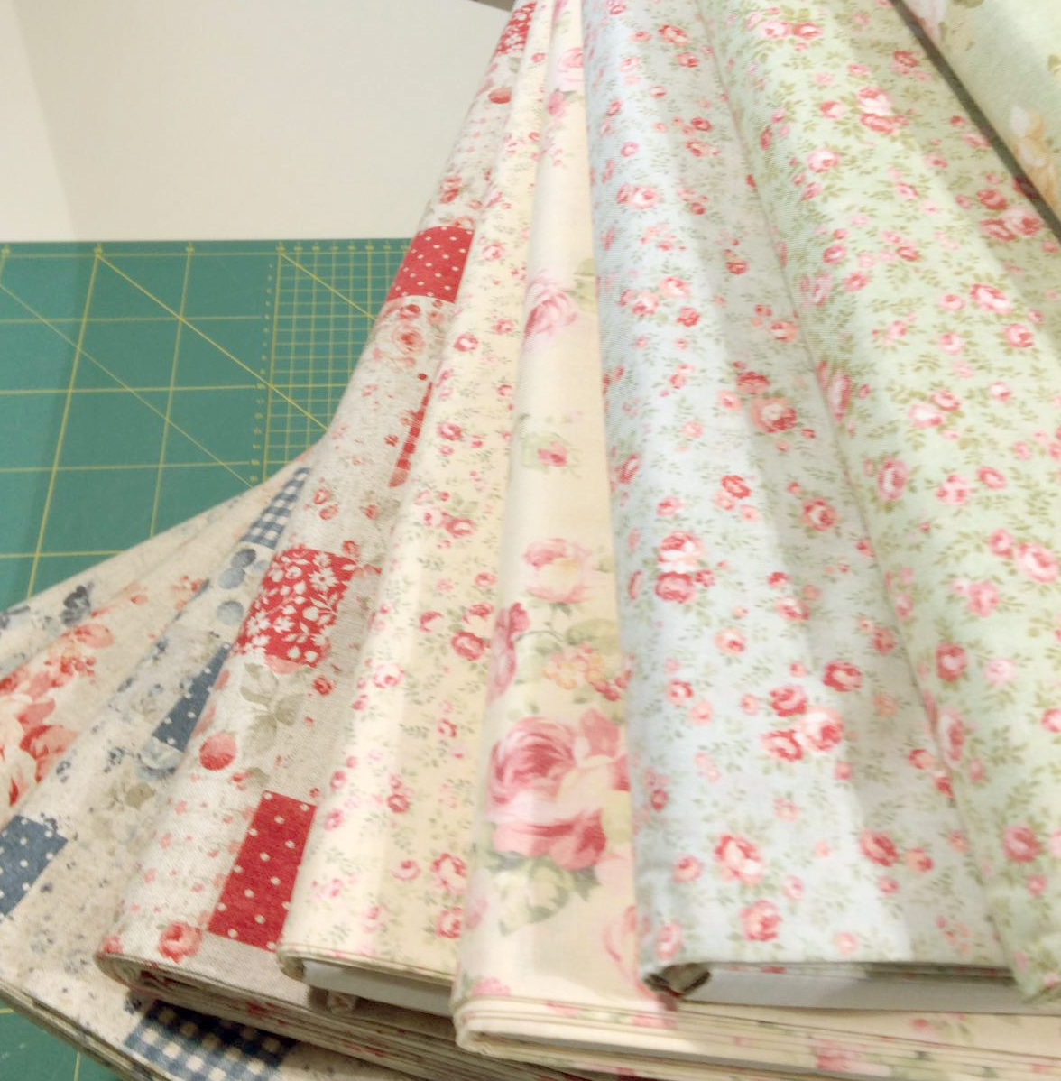 La Tertulia del Patch: Acabamos de recibir telas románticas