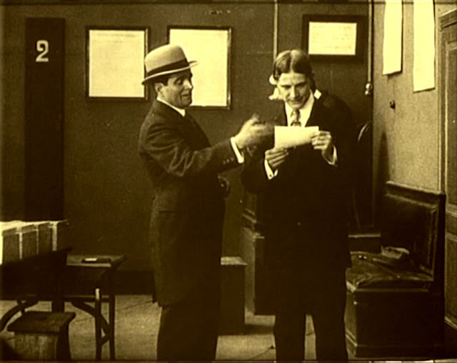 the BlowUp moment: Fantômas: Le mort qui tue (Louis Feuillade 1913)