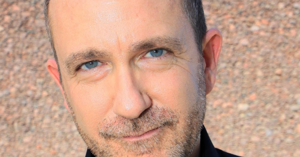 Strictly Writing: Eric Borgerson - When the Eye Sees Itself