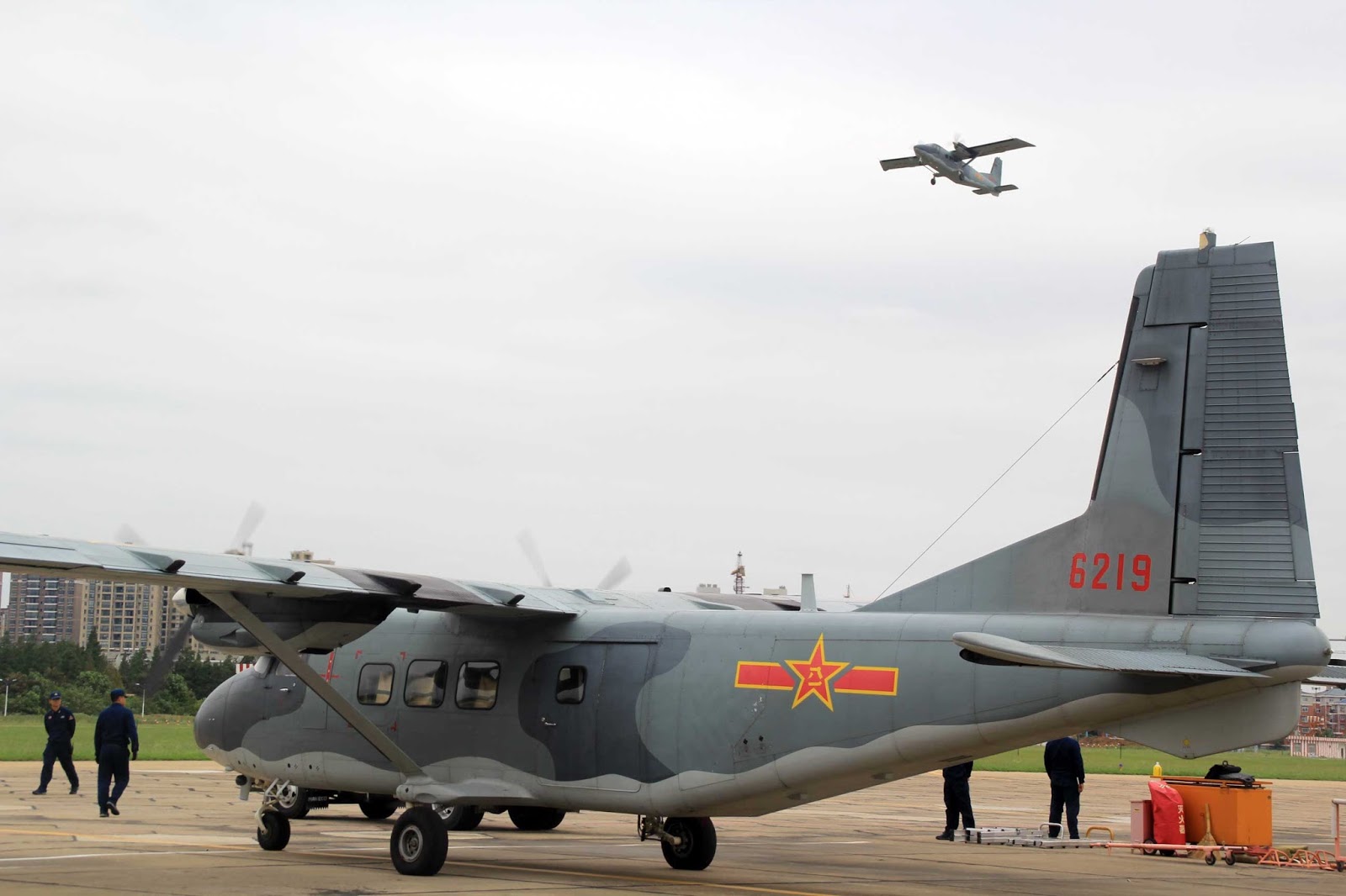 China Defense Blog: Boring logistics pictures of the day: Y-12 is the ...