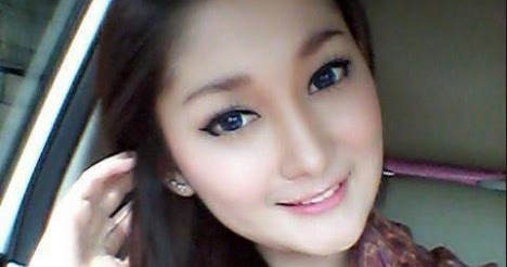 Cerita Dewasa: SELINGKUHAN DENGAN ISTRI TETANGGA YANG MENGAJAKKU BERCINTA