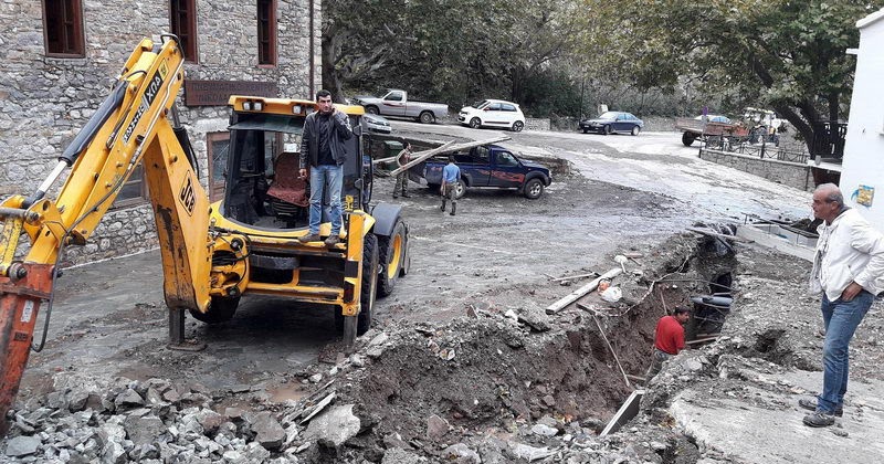 Ξεκίνησαν οι εργασίες αποκατάστασης του αγωγού αποχέτευσης στη Χώρα ...