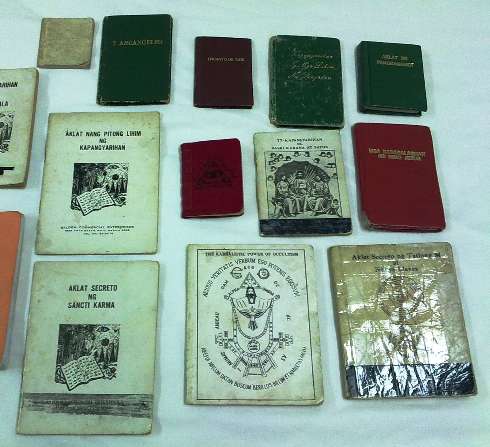 AGIMAT AT BERTUD ni kingmetatron: MEDALYON, TALANDRO AT LIBRETO