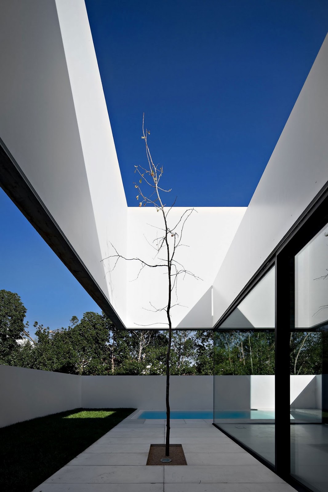 Ultra Modern Minimal Architecture