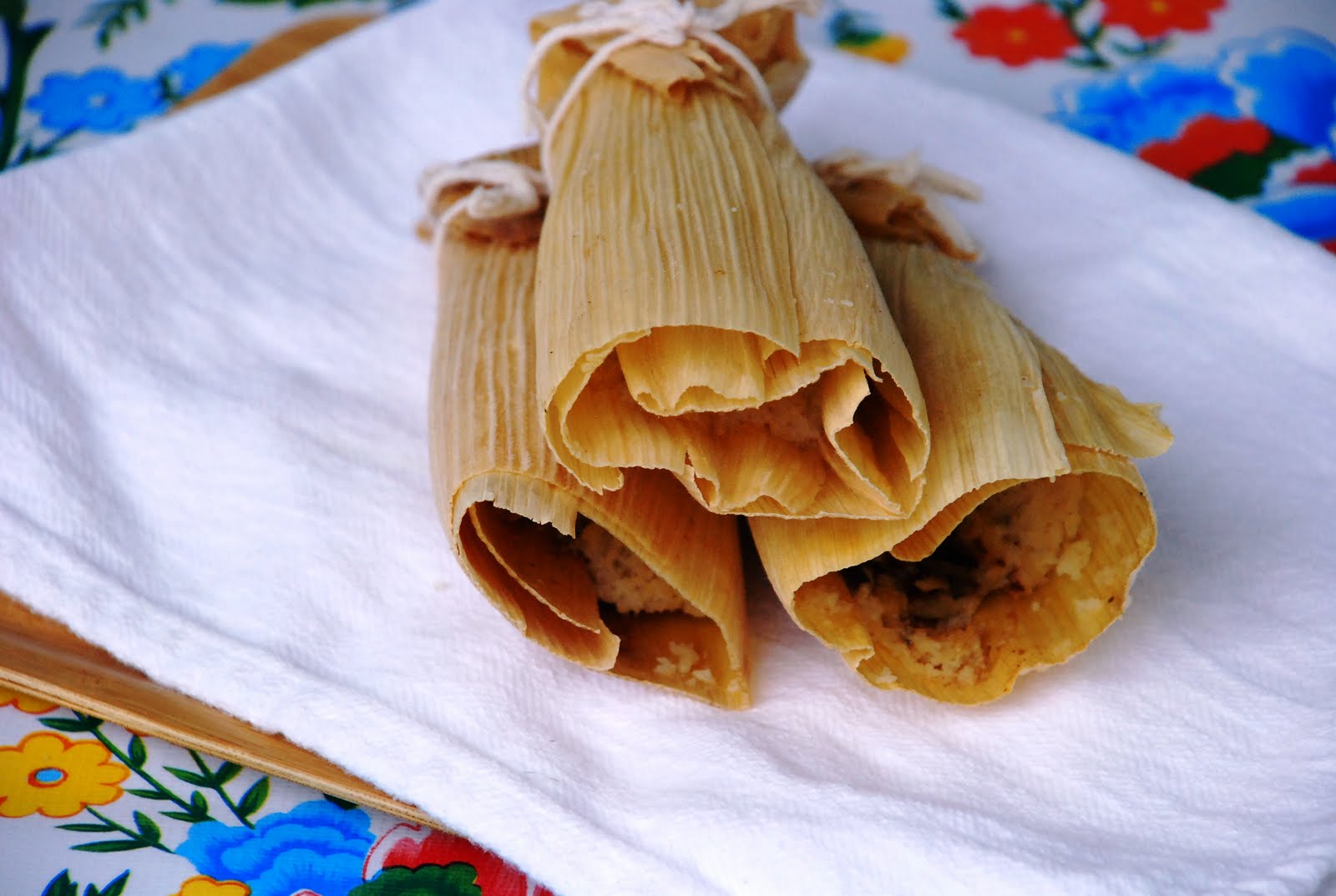CupCakes and CrabLegs: Tamales With Rice