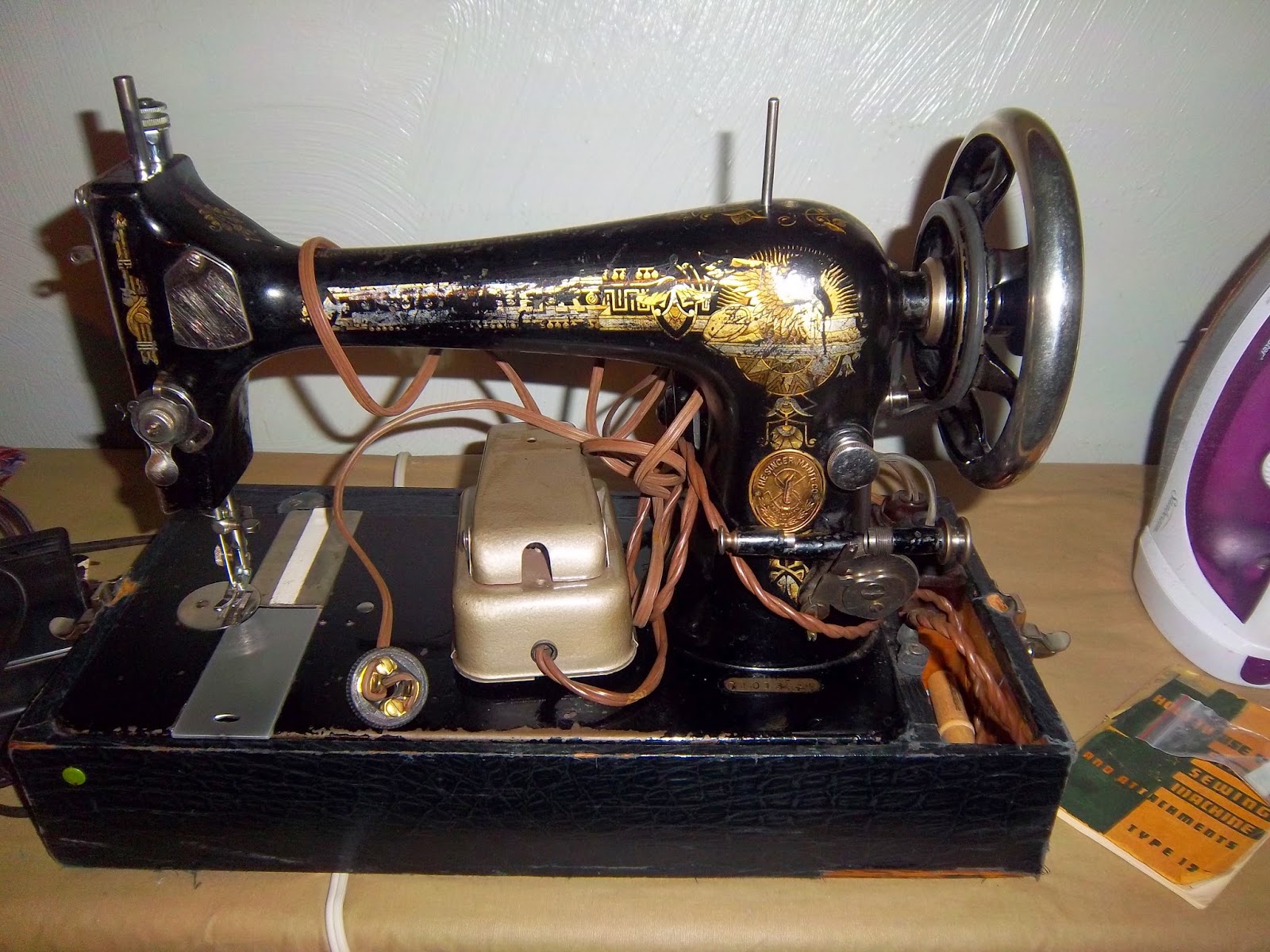 In the desert: Vibrating Shuttle Machines