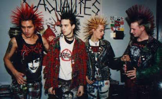 Tribus Urbanas y Culturas: Punks, Punketos y Punkies