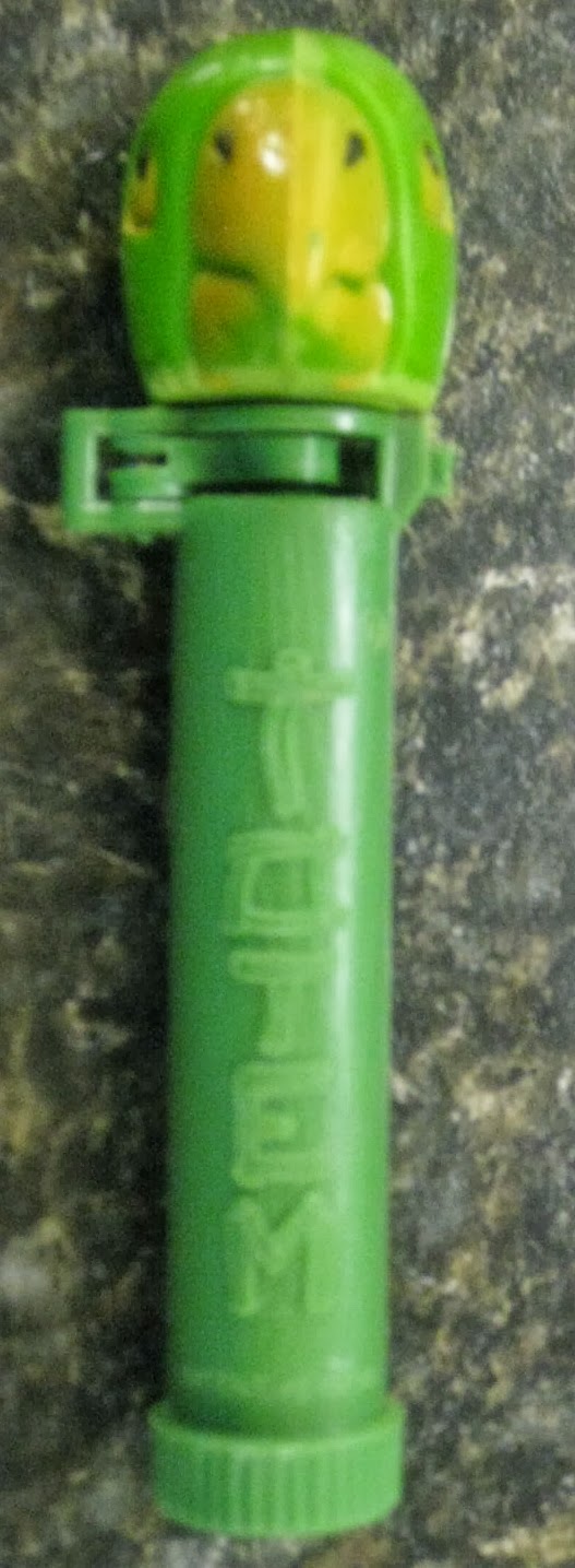 Totem Candy Dispensers: Parrot