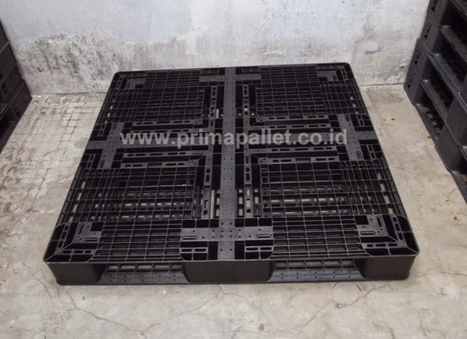 Palet Plastik, Penolong Barang di Gudang Saat Banjir - Jual Pallet dan ...