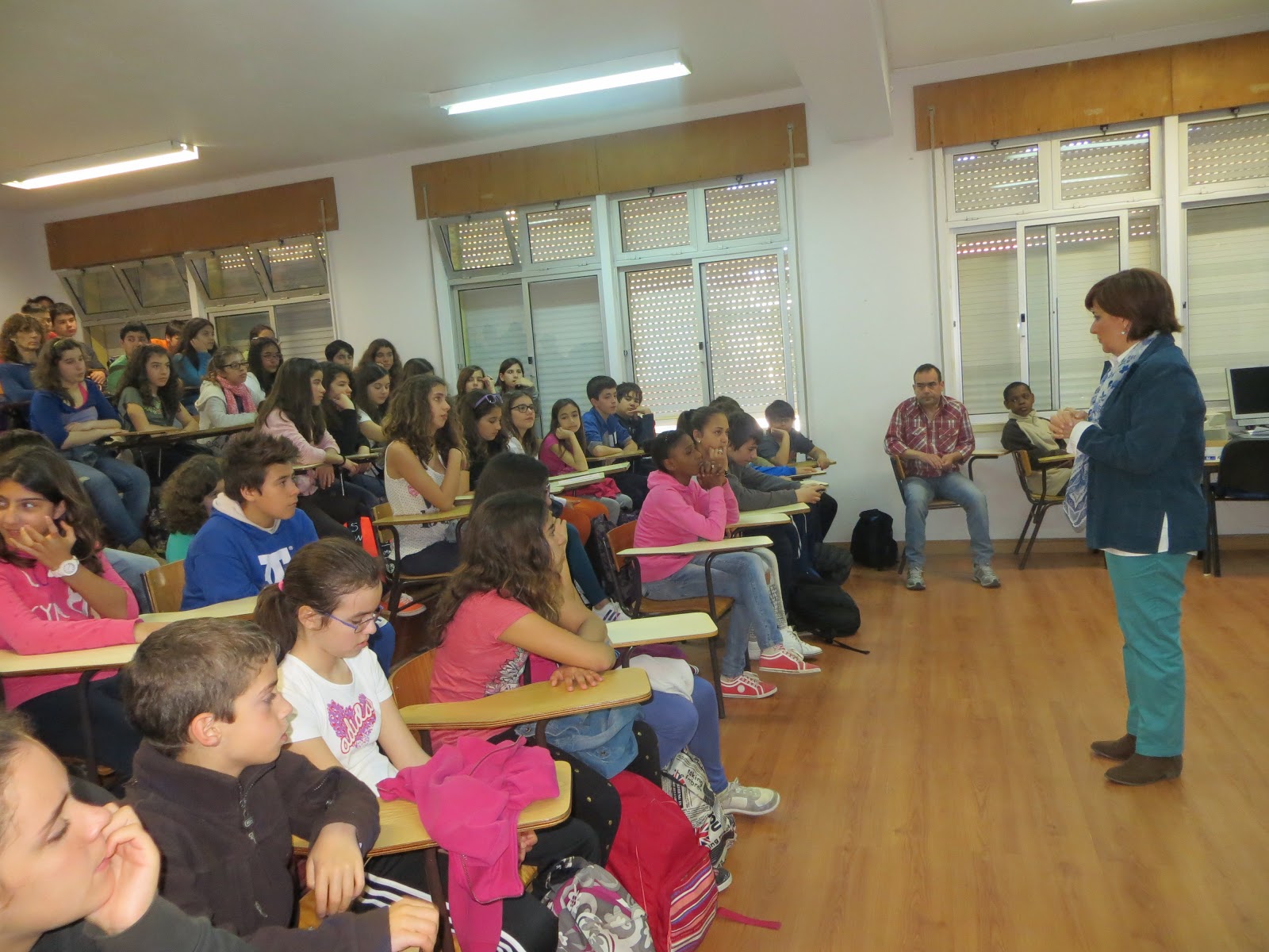 Navegando pelas Bibliotecas...: Maria Teresa Maia Gonzalez encantou-nos!