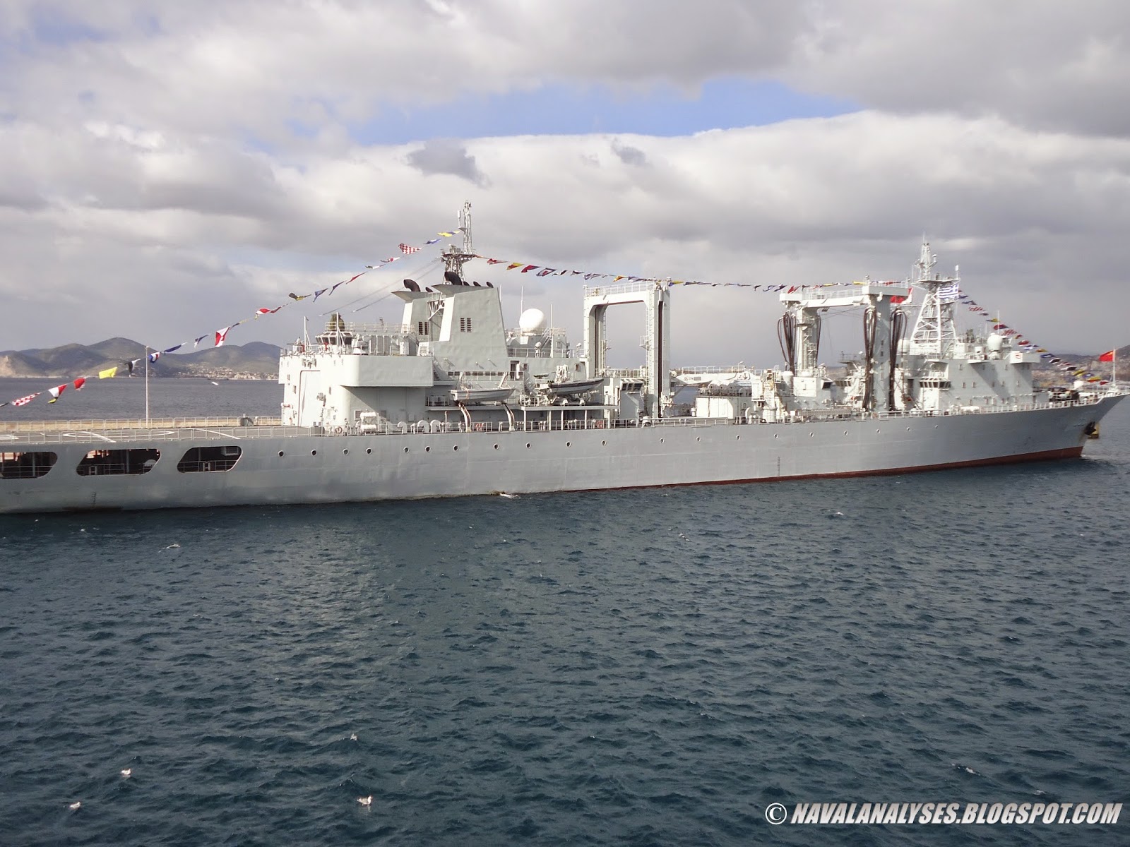Naval Analyses: PHOTO GALLERY #4: Chaohu, replenishment ship of the ...