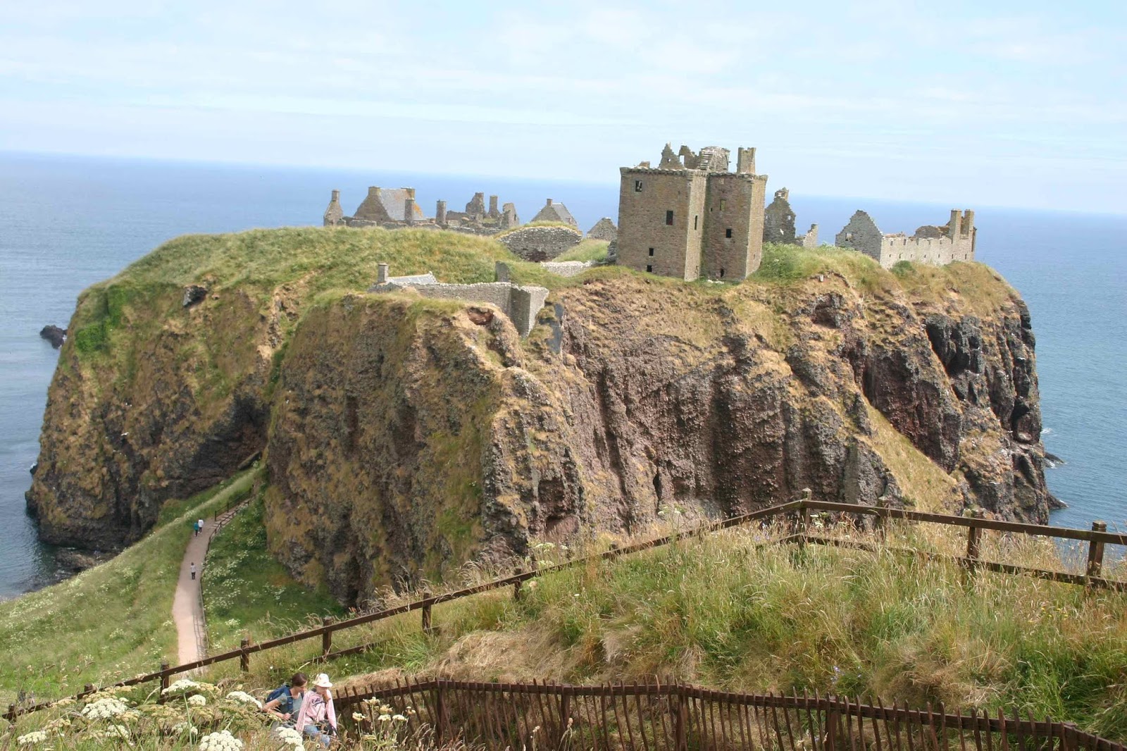 Life in the Middle Ages: Scottish castles