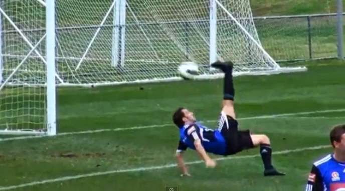 Anche Del Piero segna in rovesciata - Video Highlights