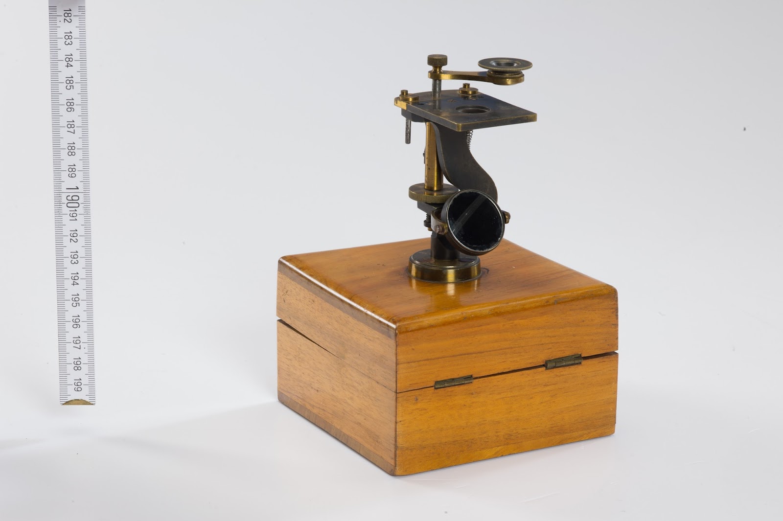 Martín Monteiro @fisicamartin: 200 años de Carl Zeiss, leyenda de la óptica