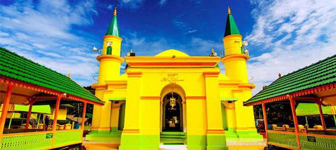 Masjid Sultan Riau, Wisata Sejarah Pulau Penyengat | Pesona Keindahan ...