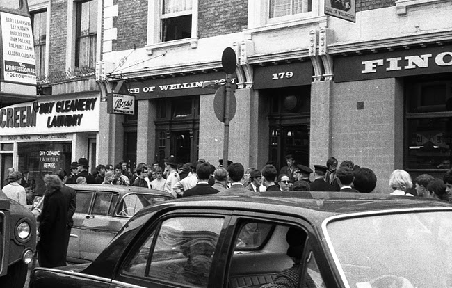 ON THE ROAD Archives: THE FAMOUS PUBS, HENEKEY’S AND FINCH’S, on ...