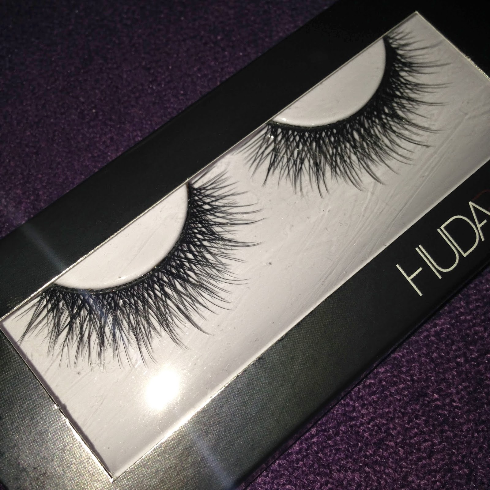 Huda Beauty Lashes ~ Glam Doll